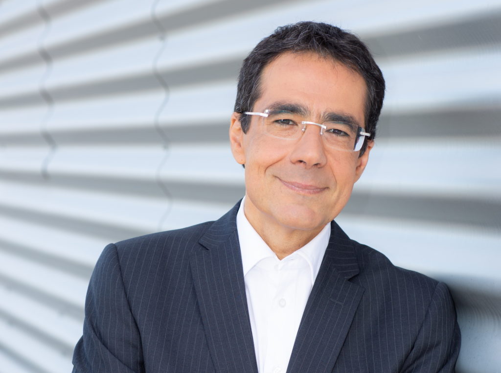 Darius Rochebin : «Ce virus nous fait vivre plus intensément» | Paris ...